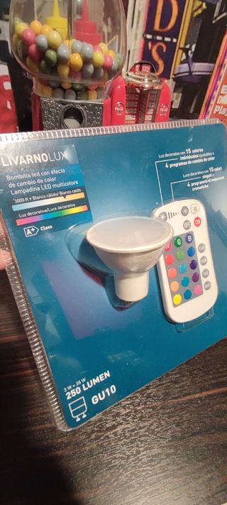 4 Lampadine led multicolore con telecomando 
