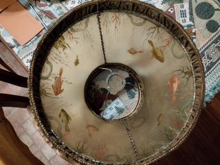 paralume in pergamena con bordi in velluto dipinto