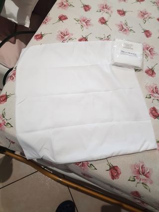 coppia cuscini nuovi 3.50 euro la coppia