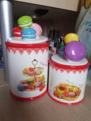 porta biscotti in ceramica