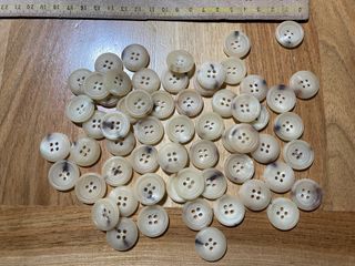 60 BOTTONI IN VERO CORNO NUOVI