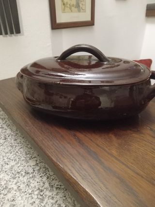 pentola con coperchio