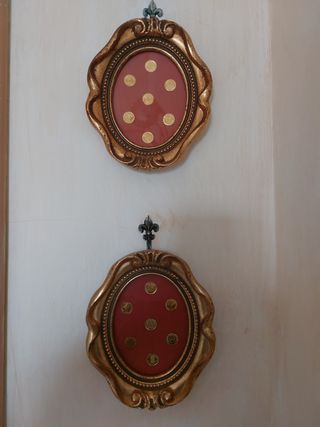 2 quadretti con monetine