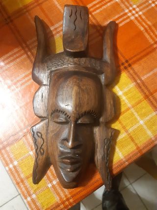 maschera in legno 