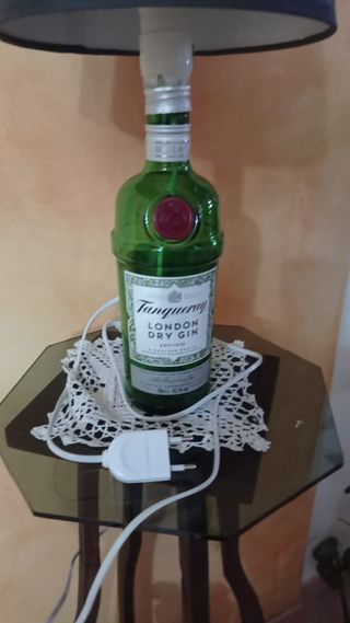 Lampada con bottiglia fatta a mano