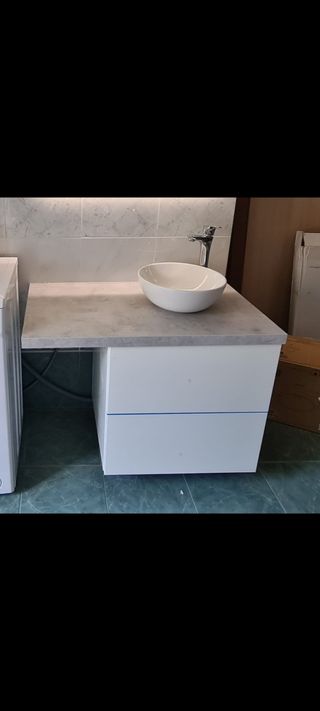 mobile bagno sospeso