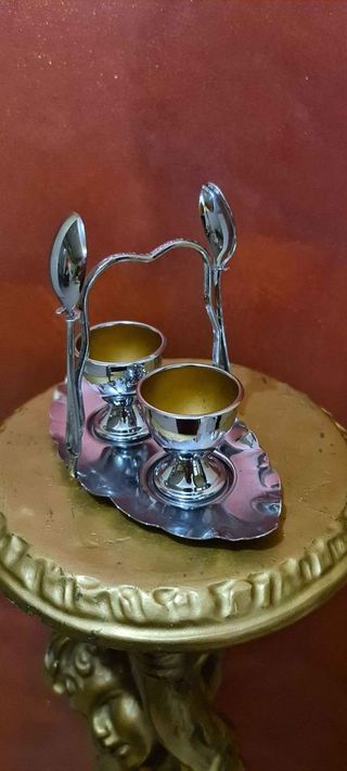 Porta uovo alla coque inglese