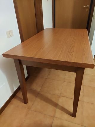 Tavolo legno massiccio + 4 sedie