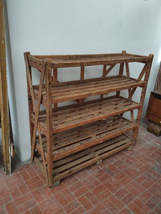 Scaffale industriale da calzolaio in legno anni 40