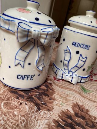 Porta zucchero e porta caffè in porcellana