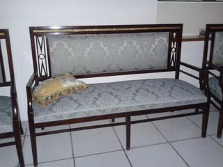 Divano e 2 poltrone d'epoca in legno e tessuto