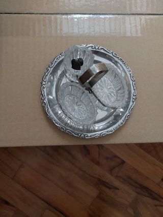 saliera pepiera e stuzzicadenti.