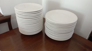 servito piatti ceramica bianchi