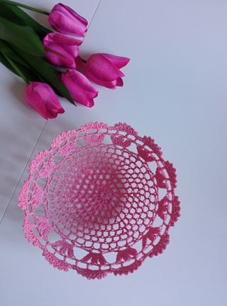 Cestino rosa all'uncinetto 