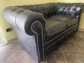 Divano chesterfield