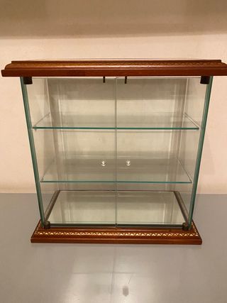 Bacheca/vetrinetta in vetro e legno intagliato