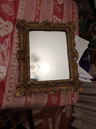 specchio incorniciato 