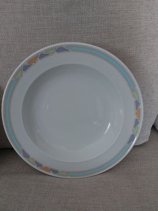 servizio piatti in porcellana 