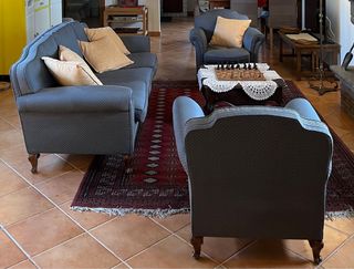 Divano e poltrone vintage artigianali 