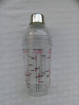 Bicchiere shaker vintage per preparazione cocktail