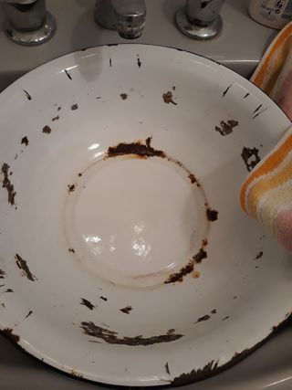 Bacinella in ferro smaltata 