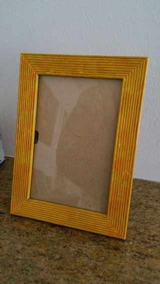 Saldi 1€ Cornice gialla legno laccato con vetro