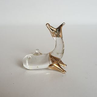 Piccola balena in vetro di Murano con doratura