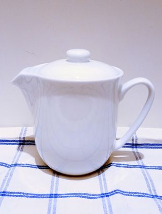 Teiera piccola o lattiera porcellana