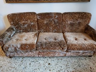 divano letto e due poltrone