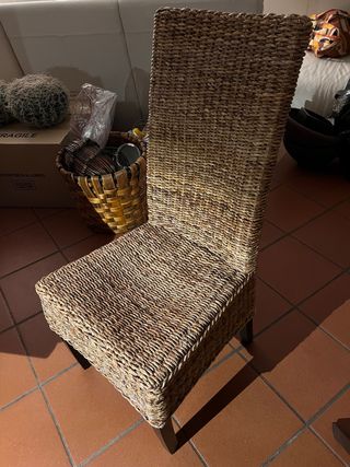Sedie in paglia intrecciata 
