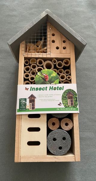 Casetta per insetti giardino 