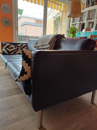 Divano in crosta di pelle