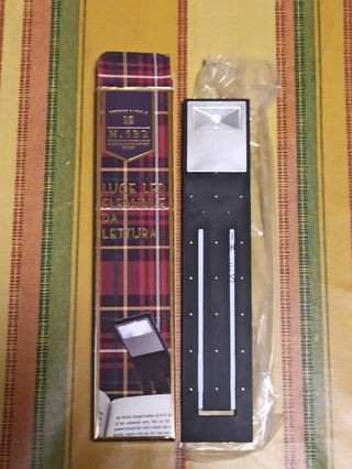 Segnalibro con luce - book light Hobbies & tools