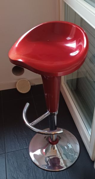 SGABELLO ROSSO DESIGN DA BAR CON POGGIAPIEDI