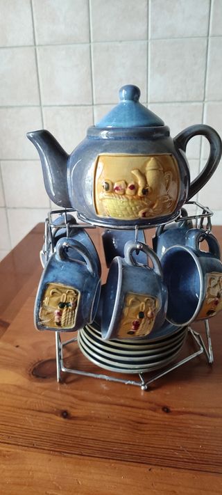 tazzine da caffè più lattiera