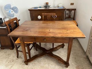 Tavolo in legno fine 800