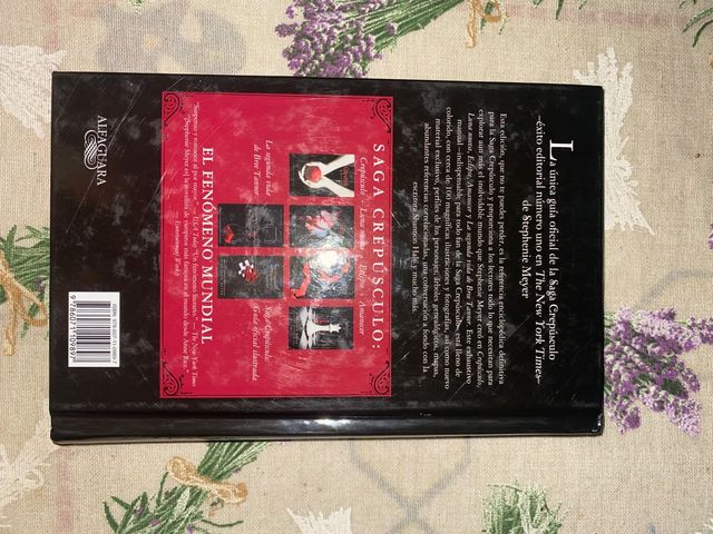 Saga Crepúsculo: Guía Oficial ilustrada de segunda mano por 30 EUR en ... Saga Crepúsculo: Guía Oficial ilustrada de segunda mano por 30 EUR en ...