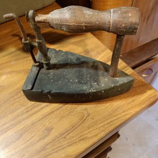 ferro da stiro antico