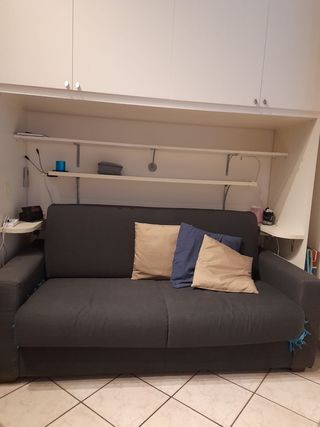 armadio e divano letto 