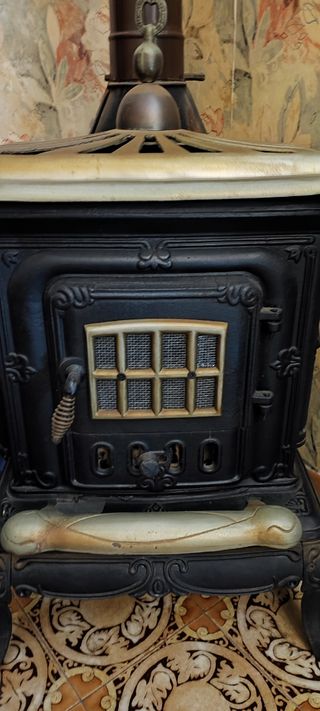 stufa a legna in ghisa