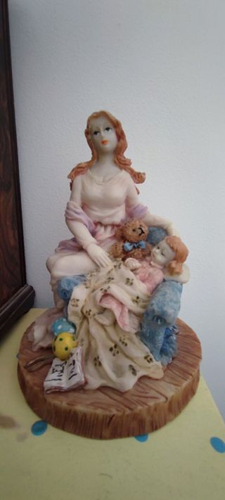 statuetta mamma con bambino 