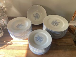 Set di piatti porcellana 
