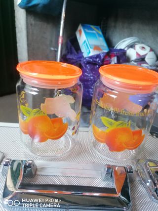 2 barattoli in vetro con coperchio 