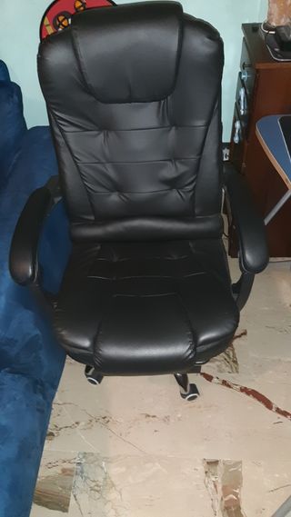 poltrona in pelle Nera con funzione Massaggio 