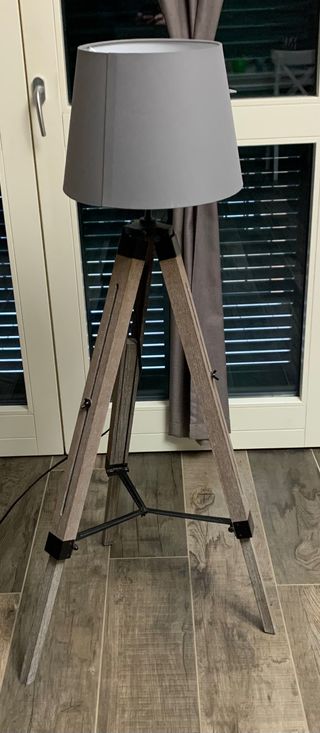 Lampada treppiedi