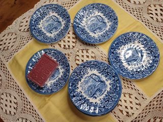 9 piattini porcellana inglesi Royal Tudor Ware