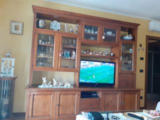 mobile sala in legno massiccio