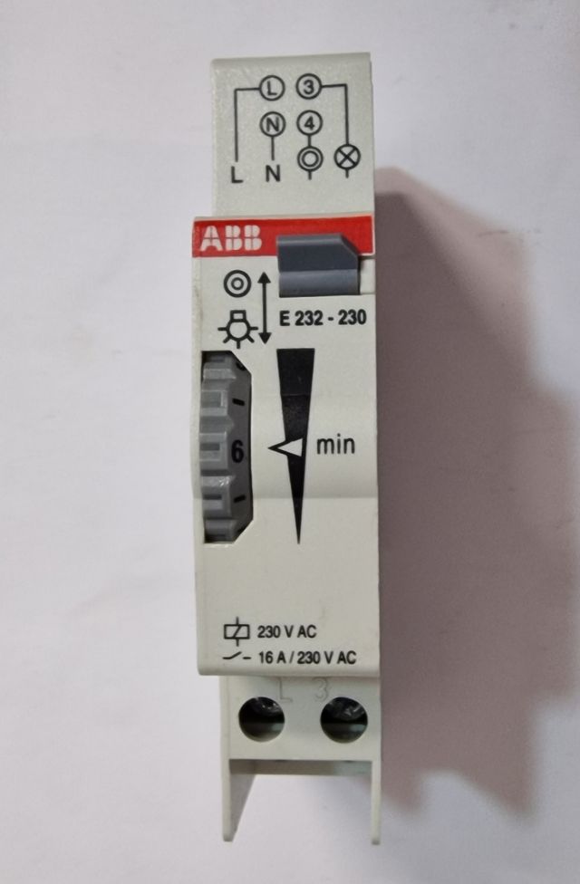 RELOJ DE ESCALERA ABB E 232 - E 230 de segunda mano por 15 EUR en ...