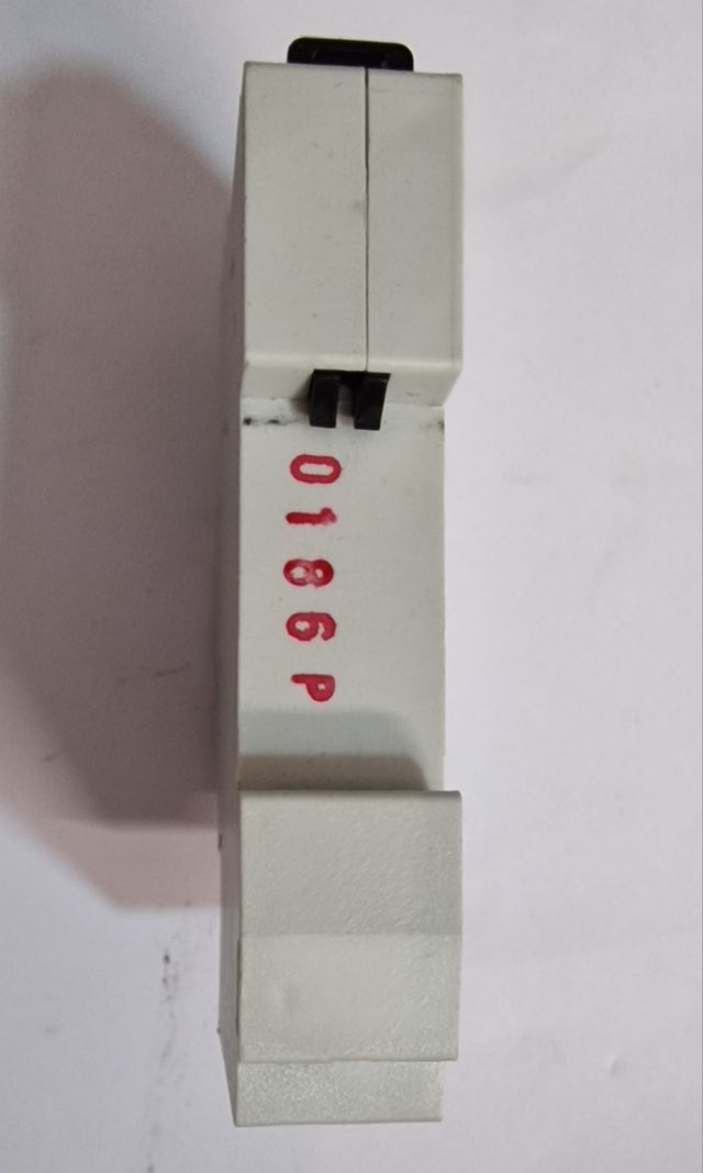 RELOJ DE ESCALERA ABB E 232 - E 230 de segunda mano por 15 EUR en ...