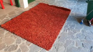 tappeto moderno colore rosso 